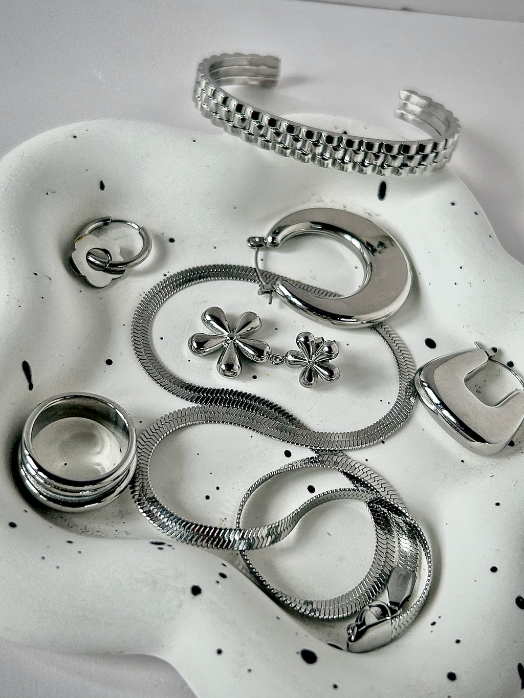 Stainless Steel Vs Silver Jewelry: A Breakdown for Everyday Wear